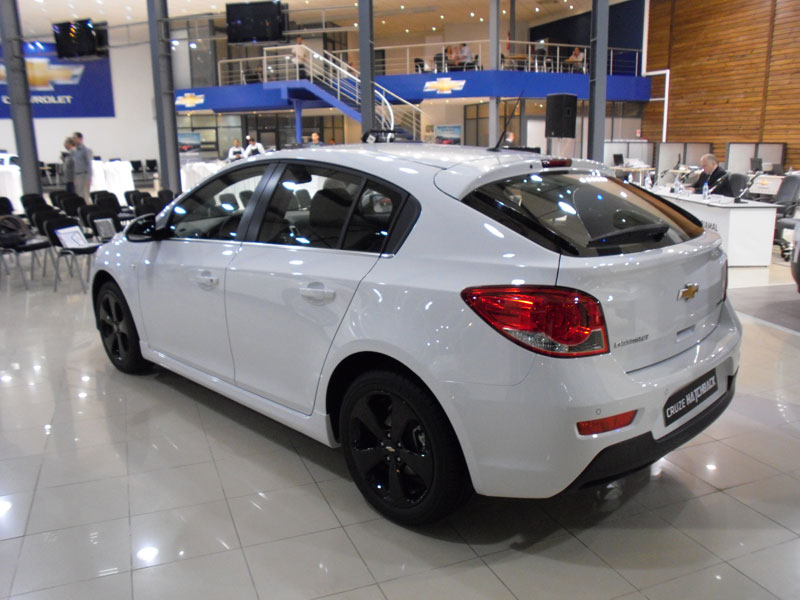 Diamal lance la CRUZE 5 portes ( 1.720.000 DA-ttc) | DZautos : Magazine ...
