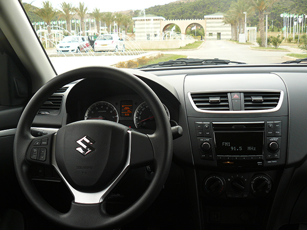 DZautos : Magazine Automobile: La Suzuki Swift HB (5 portes) fait son ...